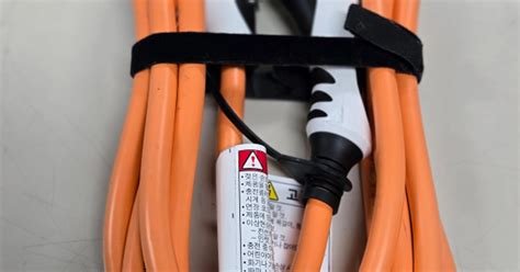 새제품 기아 정품 전기차 충전기 비상용 충전기 현대 기아 전기차 및 5핀 B타입 국내외 자동차 사용가능 공단동 생활가전 당근 중고거래