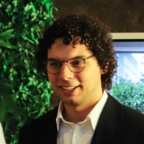 Martim Professor De Programação R 111h 2 Avaliações