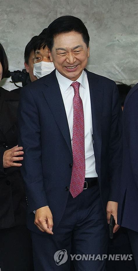 당선자총회 참석하는 김기현 의원 연합뉴스