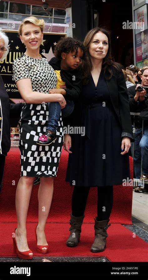 Scarlett Johansson And Her Mother During The Unveiling Of Her Star On