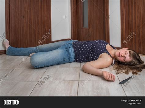 Dead Women Photos