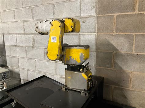 2002 Fanuc Robot And Control Assembly