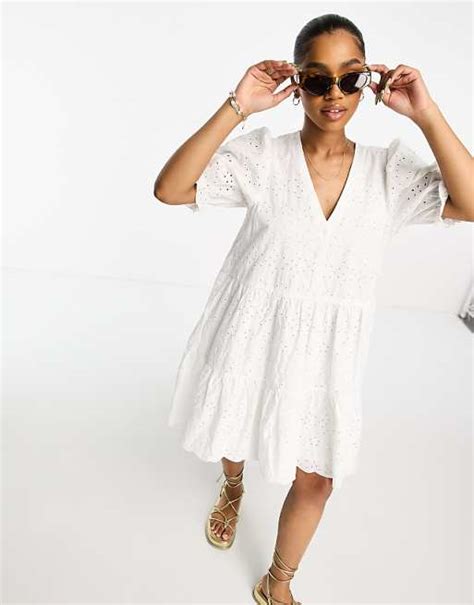 Monki Robe Courte En Broderie Anglaise à Manches Bouffantes Blanc