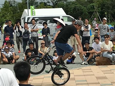 自転車競技「bmx」のショー 周南経済新聞