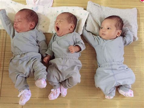 세 쌍둥이 임신하고 출산한 여성이 올린 사진