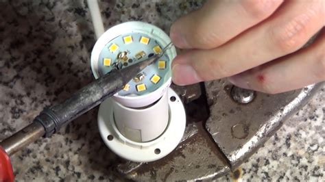 Cómo reparar bombillas LED YouTube