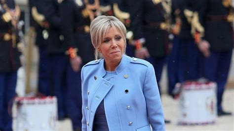 Brigitte Macron Pet Modnih Kombinacija Koje Nadmašuju Svaki Skandal