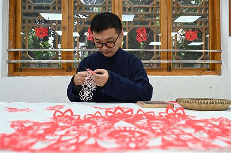四川内江喜迎二十大 剪纸寄深情 图说县域 当代县域经济网
