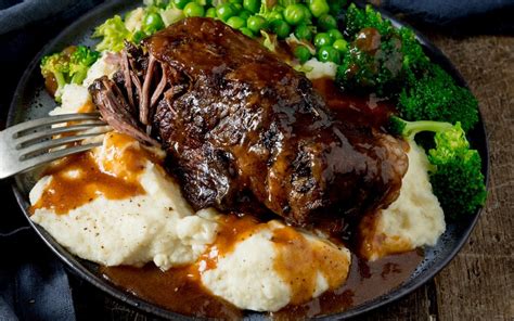 Slow Cooker Beef Short Ribs With Rich Gravy Nickys Kitchen Sanctuary