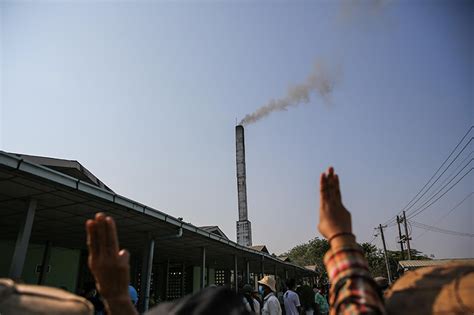 Dvb ရွှေပြည်သာတွင် ရဲတပ်ဖွဲ့က ပစ်ခတ်သတ်ဖြတ်ခဲ့သည့် ဦးတင်ထွဋ်ဟိန်း၏ ဈာပန