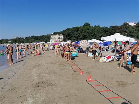 Повече от 17 хил ученици и учители заминават на безплатна почивка Телевизия ТВ САТ КОМ