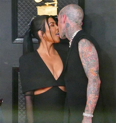 Kardashian Fans Shocked Over Kourtney S Disturbing Nsfw Past Tweet The Us Sun