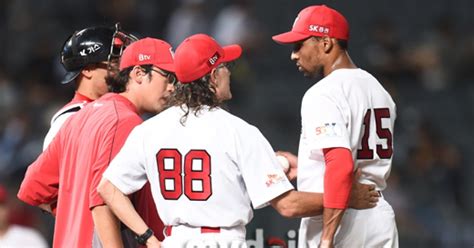 4⅓이닝 3실점 Sk 산체스 9승 문턱에서 좌절