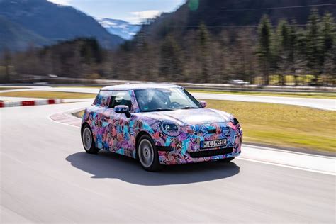 J01 Electric Mini Cooper Se First Drive Reviews Are Here Motoringfile