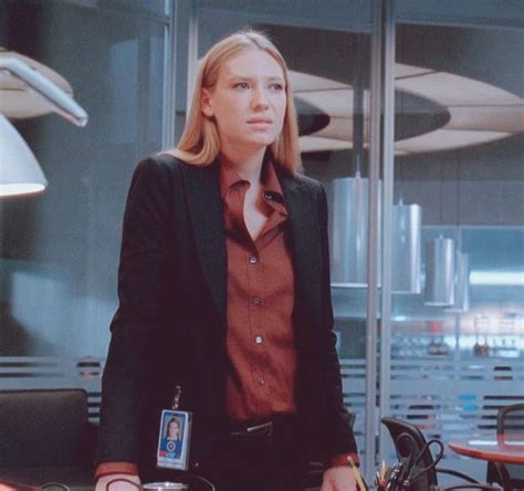 Olivia Dunham Anna Torv Work Outfit Fringe Tv Series