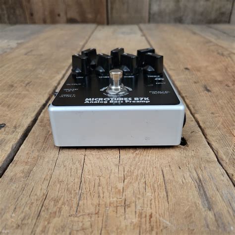 2017 Darkglass Electronics Microtubes B7k Analog Bass Preamp Effects
