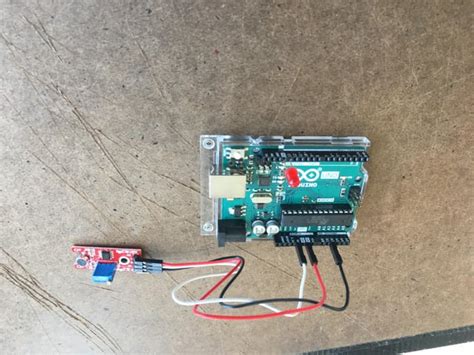my first arduino project is complete it s a sound detector that turn