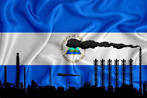 니카라과 플래그 로고를위한 공간이있는 배경 산업 3d 일러스트레이션 화학 공장 오일 정제 가스 에너지 아이콘의 실루엣 중공업 0