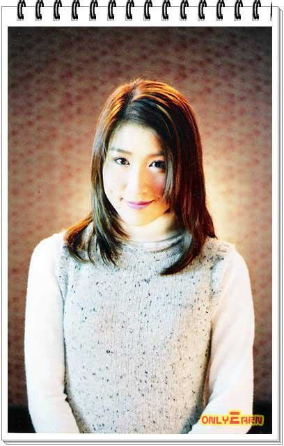 เอิร์น ณัชชา จิรวรรณ เตชะหรูวิจิตร คนร้องหญิงคนที่5ของrs