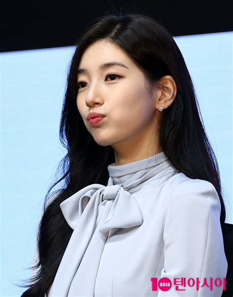 Ten 포토 수지 이 표정 귀엽죠 텐아시아