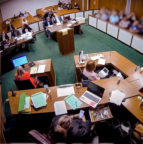 Oklahoma Judge Caught Sending Inappropriate Texts During Murder Trial