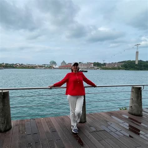 دست خودم نبود که با یک تشررنگم می پرید و با یک سیلی خودم را خیس می کردم اینطور بارم آورده بودند