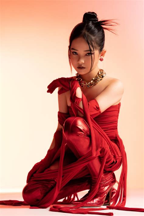 Gương mặt đại diện Ram Fashion Nguyễn Gia Bảo cùng Võ Hoàng Yến tung b Saostar vn