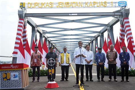 Presiden Jokowi Resmikan Duplikasi Jembatan Kapuas Di Pontianak