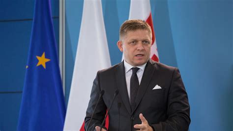 Премьер Словакии Фицо заявил что страна не окажет военную помощь Украине