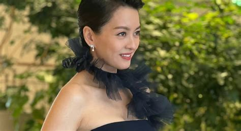 46歲梁詠琪現在長這樣！超強「女王氣場」現身韓國釜山影展 自由電子報istyle時尚美妝頻道