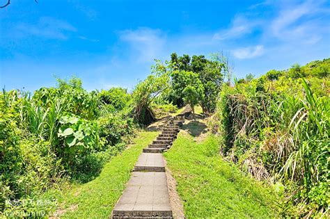 花蓮豐濱景點【大石鼻山步道】絕美山陵線觀海木棧道，10分鐘輕鬆攻頂看無敵海景 兔兒毛毛姊妹花