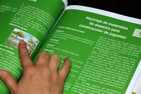 Guía de Educación Ambiental Escolar para el cantón de Puriscal SurcosSurcos