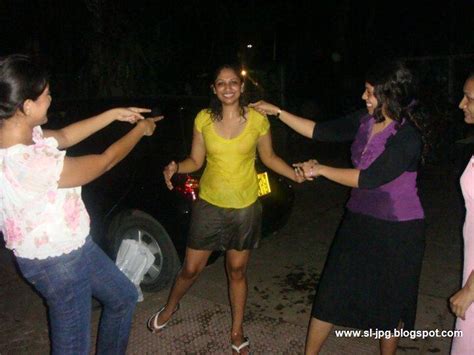 Lanka Girls Srilanka Models And Srilankan Actress Photos Srilankan