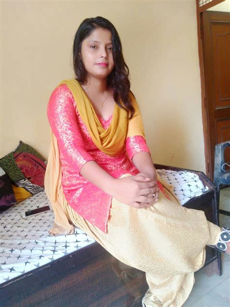 Affordable Escorts Services In Punjabi Bagh Delhi Ragini Kaur