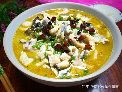 正宗酸菜鱼的做法，掌握这个技巧，鱼片滑嫩无腥味，酸菜清脆爽口 知乎