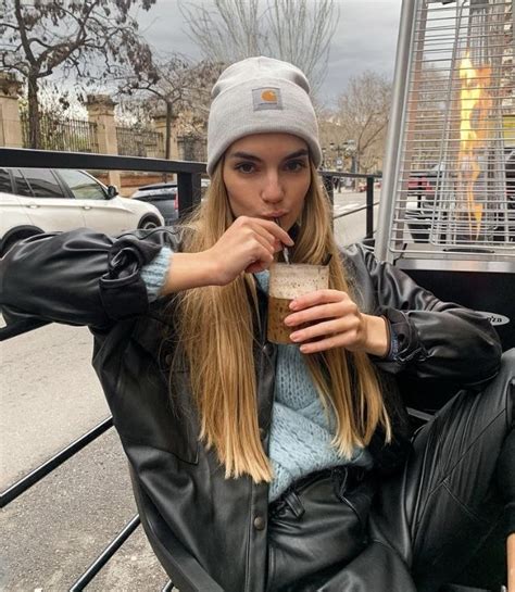 Pin De Elena Garcia En Inspo Style Poses Sensuales Poses Para Fotos