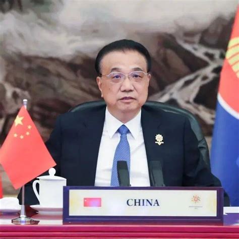 李克强主持召开国务院常务会议 部署对制造业中小微企业等实施阶段性税收缓缴措施 进一步加大助企纾困力度等