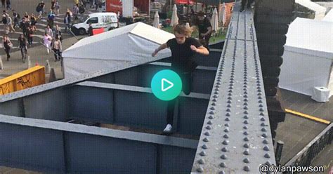 This Would Be A Lot More Impressive If There Were Alligators In That