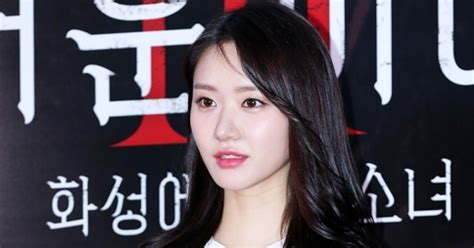 포토]한그루 결혼한 새댁 맞나 싶은 미모