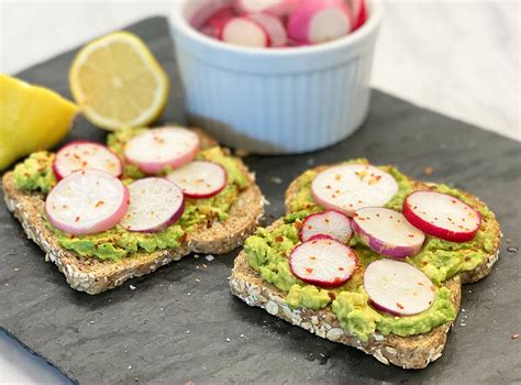 Crunchy Avocado Toast With Radishes And Flaky Salt The Buzz Magazines