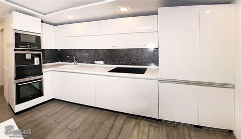 Кухня в стиле Хай Тек минимализм