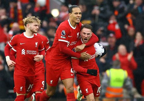 ليفربول يتعادل مع مانشستر سيتي ويبقي أرسنال في الصدارة