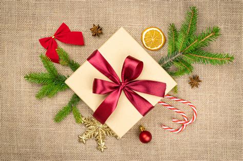 린넨 질감에 고립 된 새해 배경 빨간색 장식 Xmas 축 하 무늬입니다 휴일 축제 축 하 개념입니다 제품 또는 디자인 콘텐츠