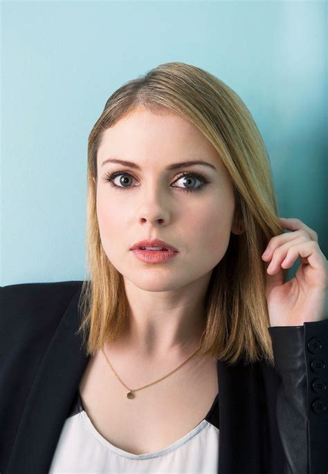 Pin By Spera On Impresionante Blonde Actresses Rose Mciver Haircut