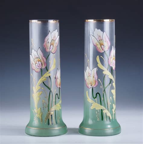 Vaas Twee Grote Franse Art Nouveau Vazen Met Polychoom Floraal Decor