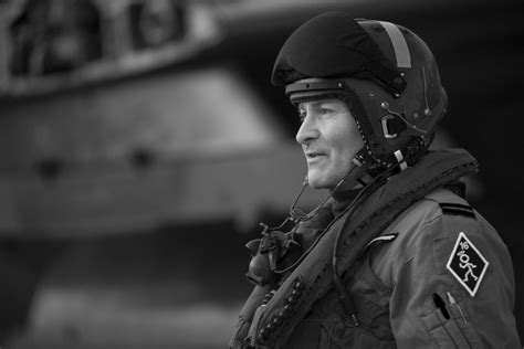 배경 화면 병사 검은 검정색과 흰색 육군 무관 군인 헬멧 사진술 흑백 사진 개인 보호 장비 단색화 구타