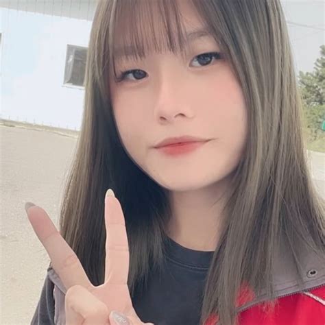 10（砸摳欸）｜萃姸皙 幸運香 Yi Ling 1001 • Threads Say More
