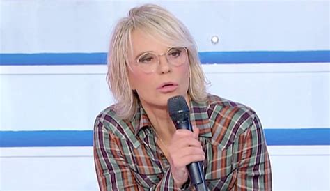 Maria De Filippi nella bufera i due tronisti sono già fidanzati