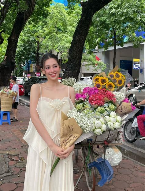 Thùy Tiên Tiểu Vy bắt trend chụp ảnh mùa thu Hà Nội nhan sắc đời