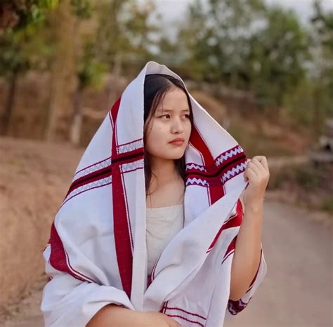 Chin Kuki Mizo Zomi Chikim 𝗦𝗜𝗠𝗧𝗘 𝗧𝗥𝗔𝗗𝗜𝗧𝗜𝗢𝗡𝗔𝗟 𝗔𝗧𝗧𝗜𝗥𝗘 Simte Are One Of The Prominent Tribes